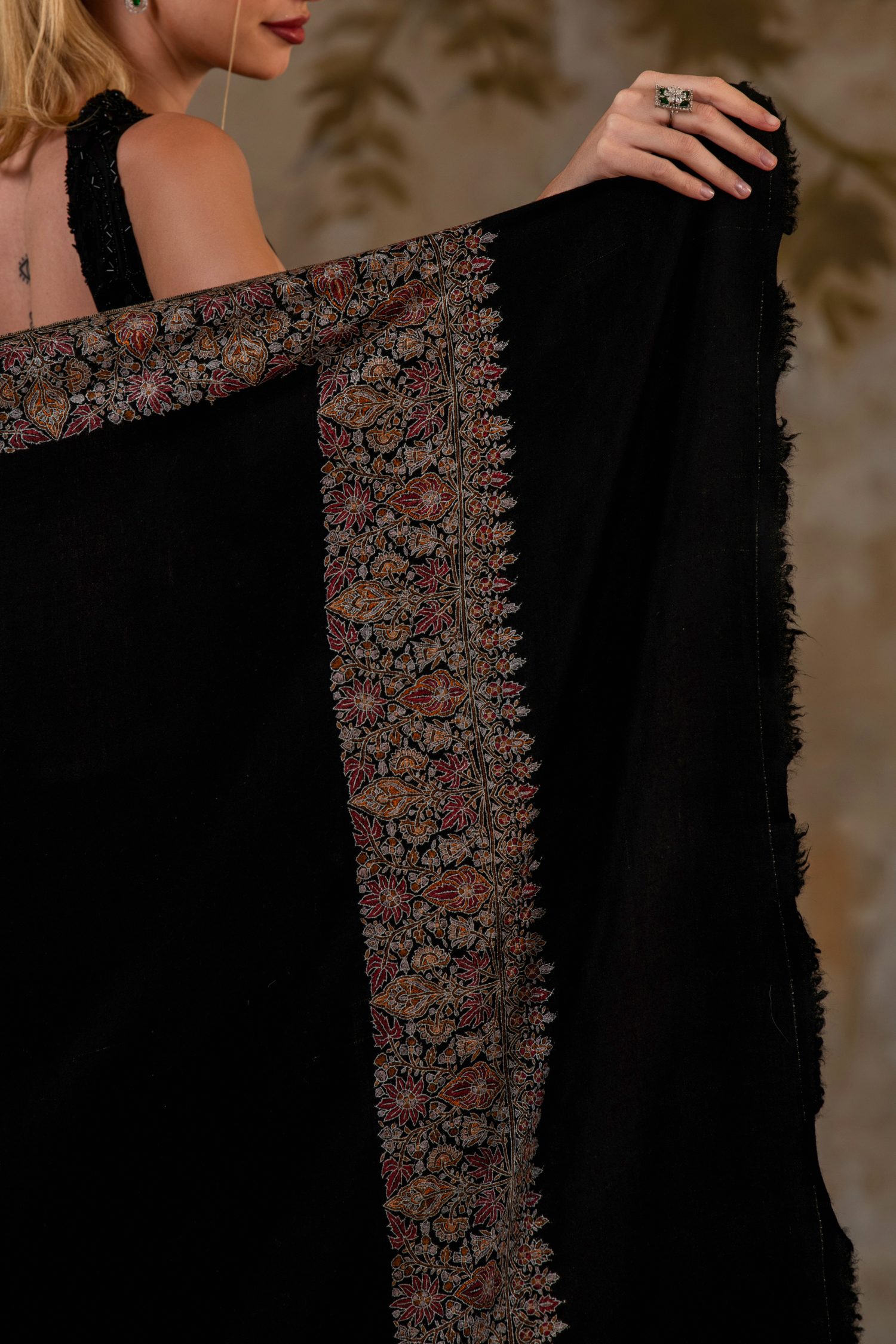 Traditional Kashmiri Shawl | Pure Black Pashmina Shawl